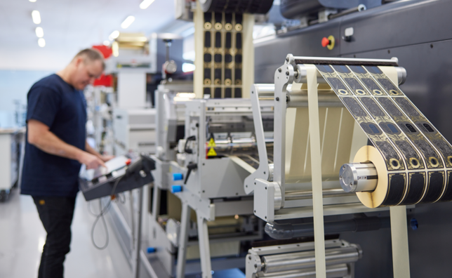 GM - DC350Nano - an ultra compact label finisher